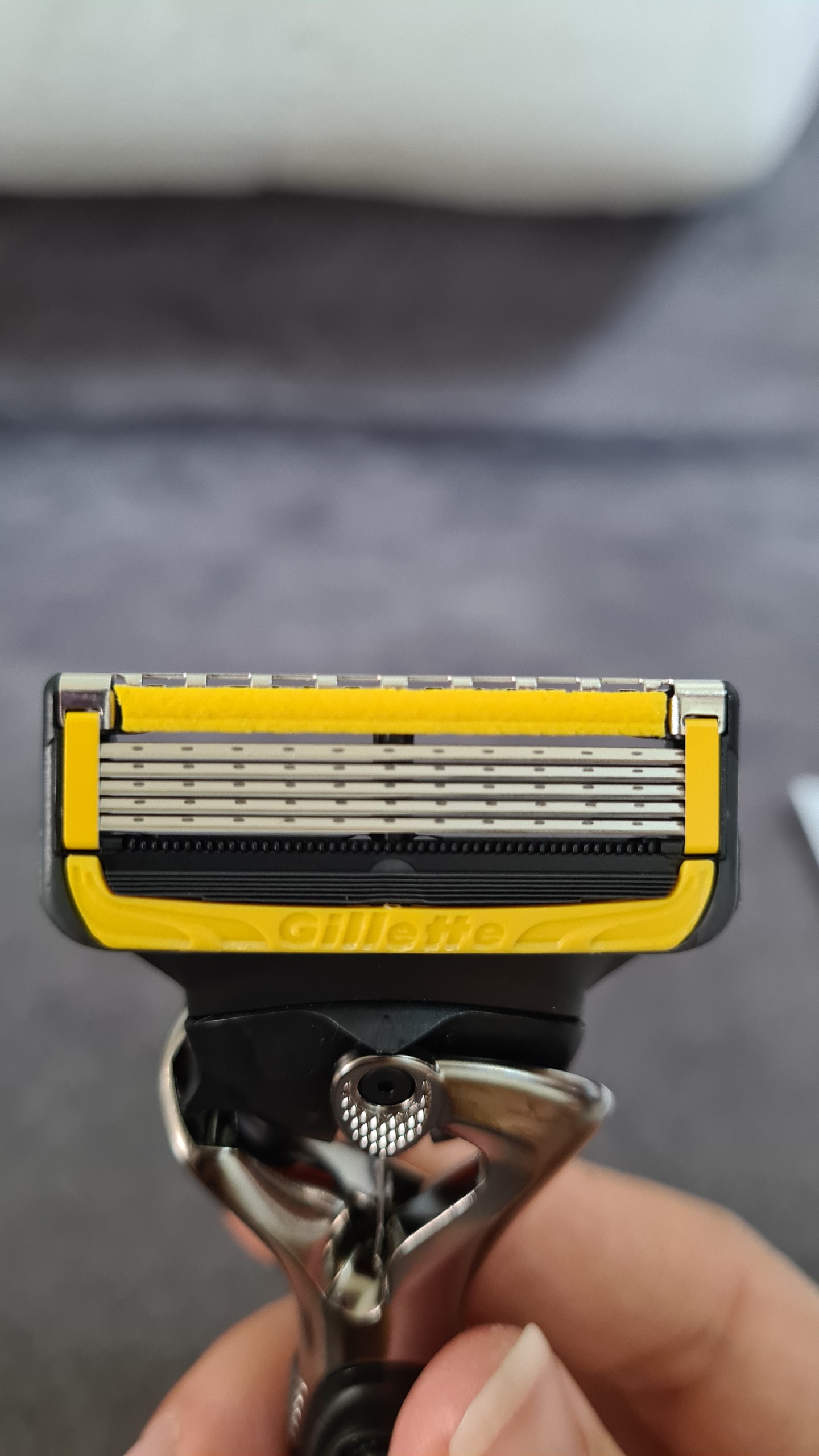 Hộp 4 lưỡi dao cạo râu Gillette Proshield5 - Đầu cạo 5+1